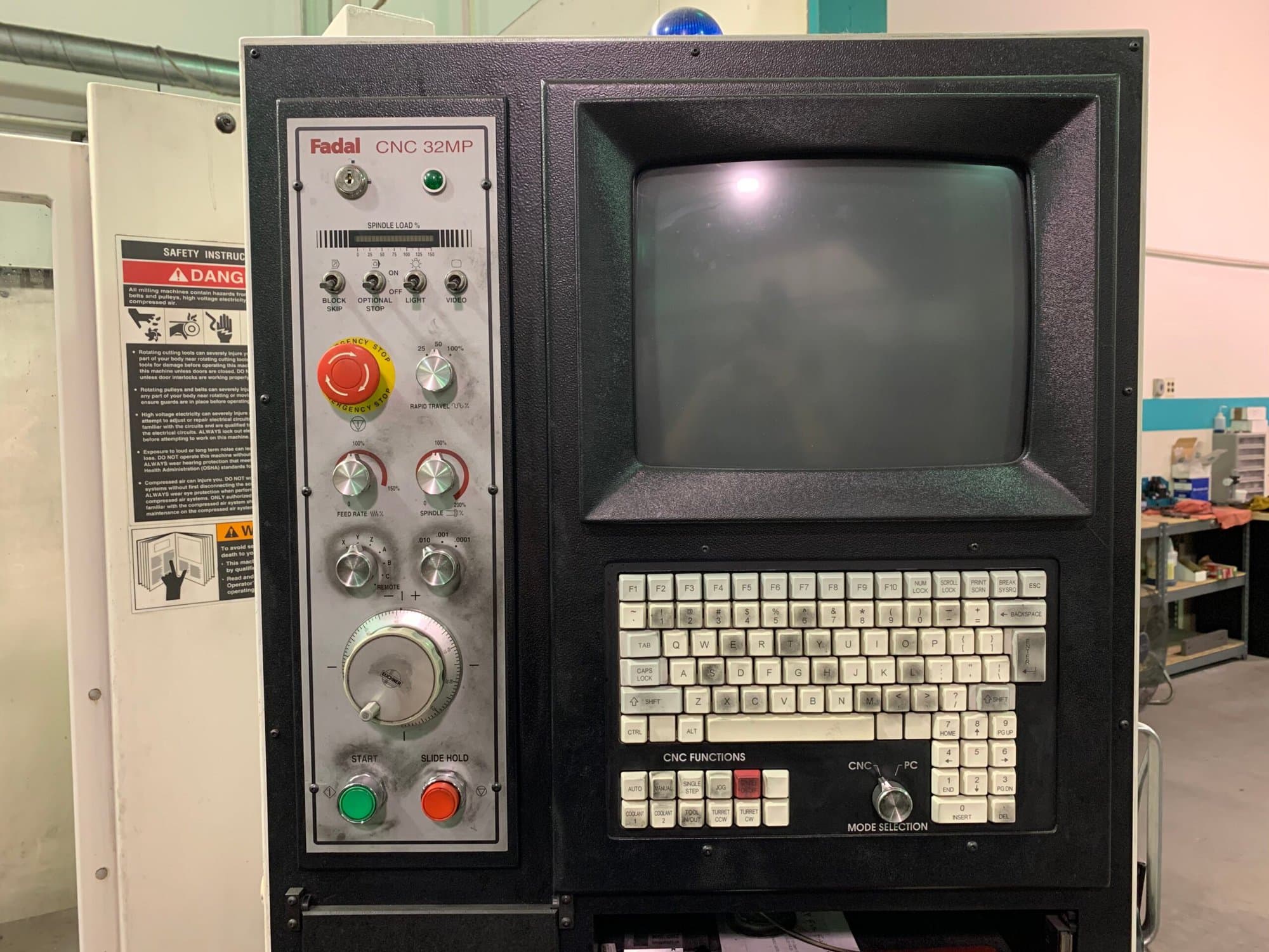Fadal 2016L VMC, 2002- Extended 28" Z, 15k Spindle, 32MP Control ...