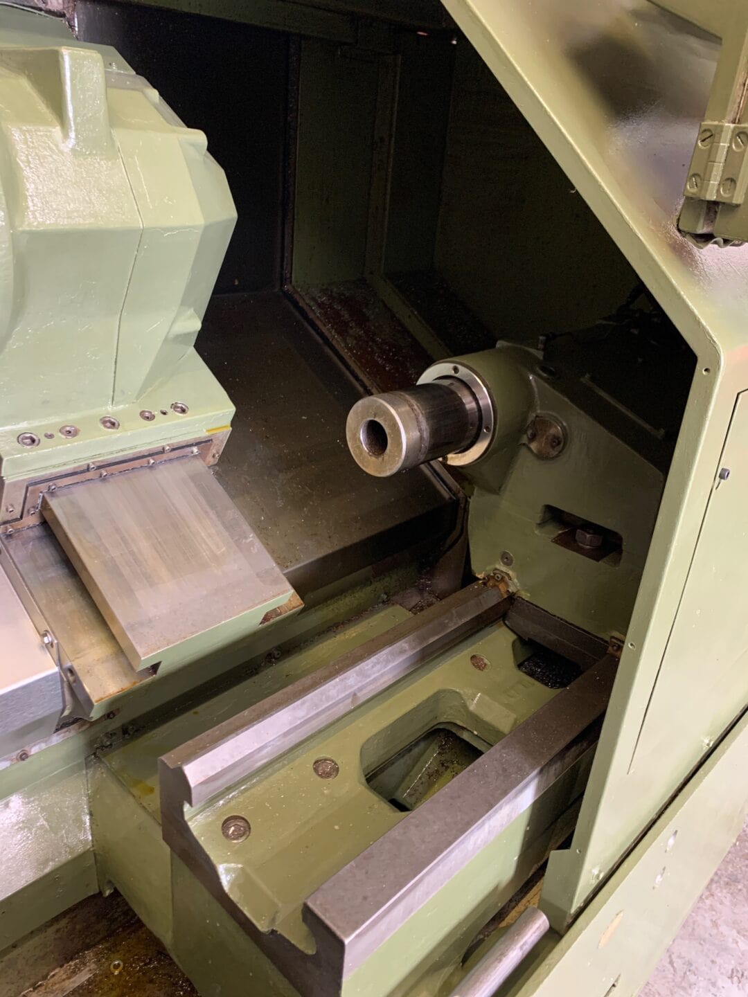 Okuma LB25 Turning Center, 1990 - IGF, Super Clean, Chip Conveyor, T/S ...