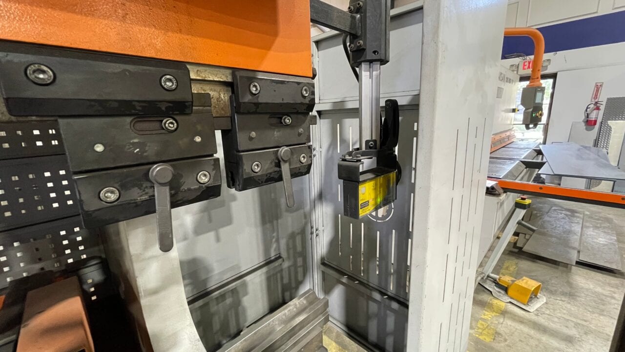 242 Ton x 12' Ermak Speed-Bend CNC Press Brake, 2014- 7-Axis CNC ...