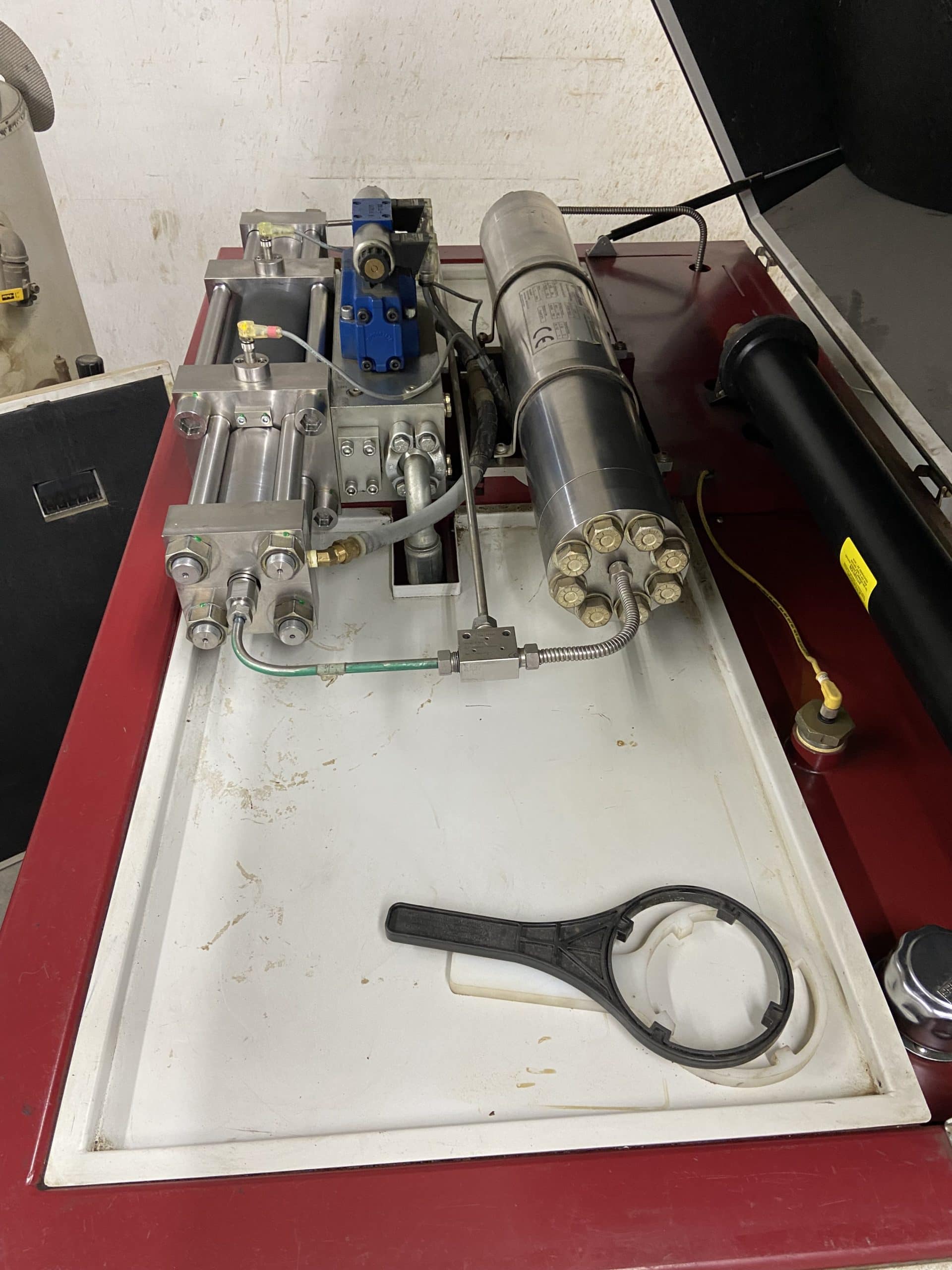 Accustream AS-6050 Waterjet Pump, 2012 - Rebuilt, 60HZ - Revelation ...