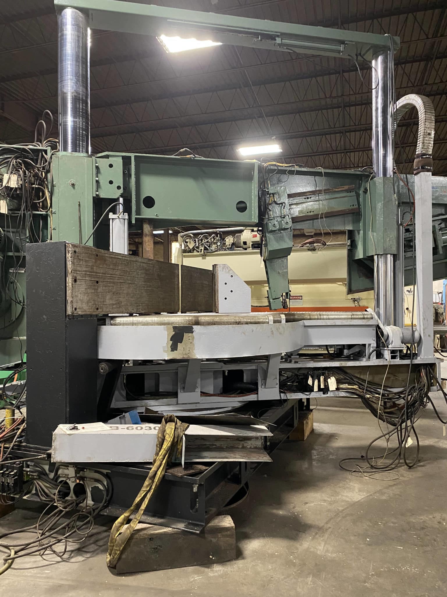 60" x 30" Peerless SHB-6030LS Semi Automatic Horizontal Bandsaw ...
