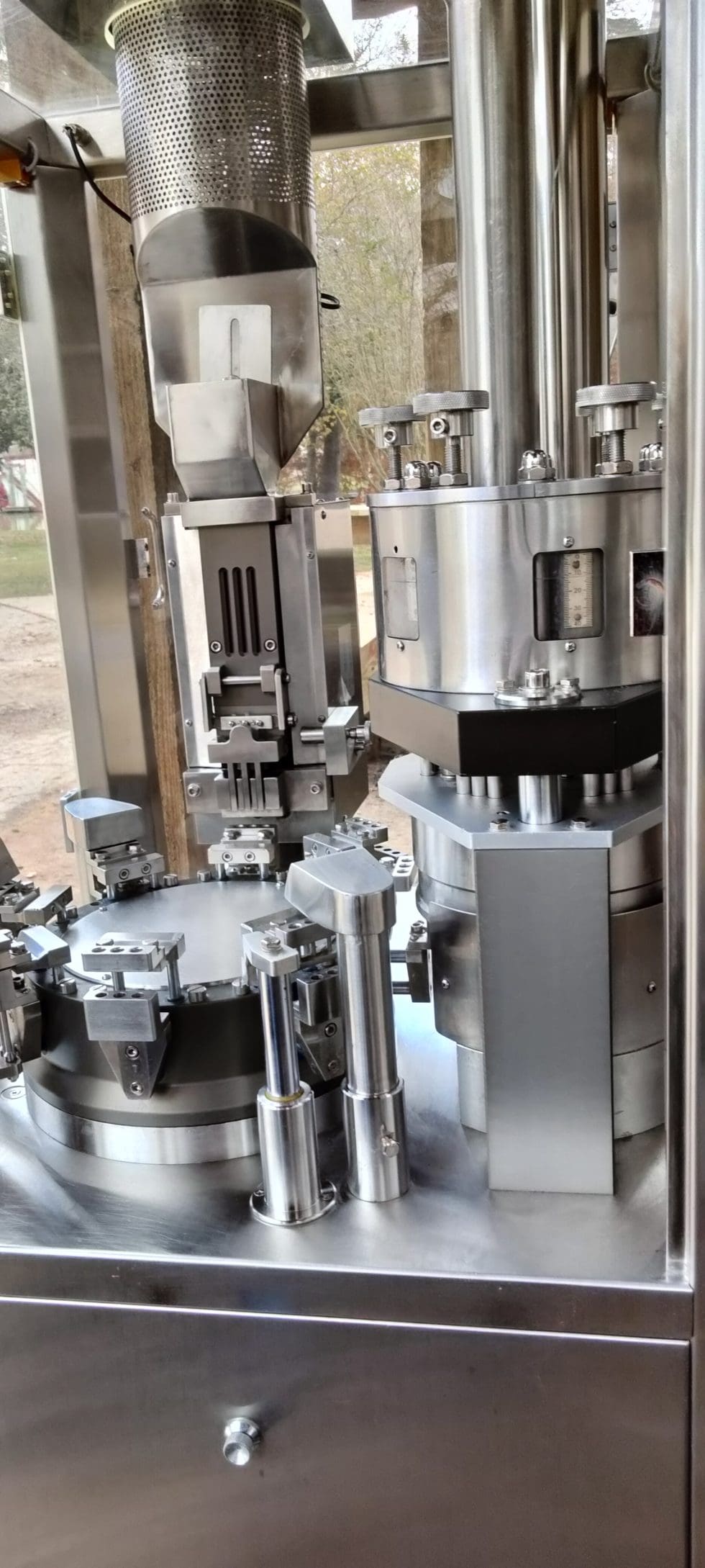 CapsuLCN Automatic Capsule Filling Machine, 2018 - Revelation Machinery