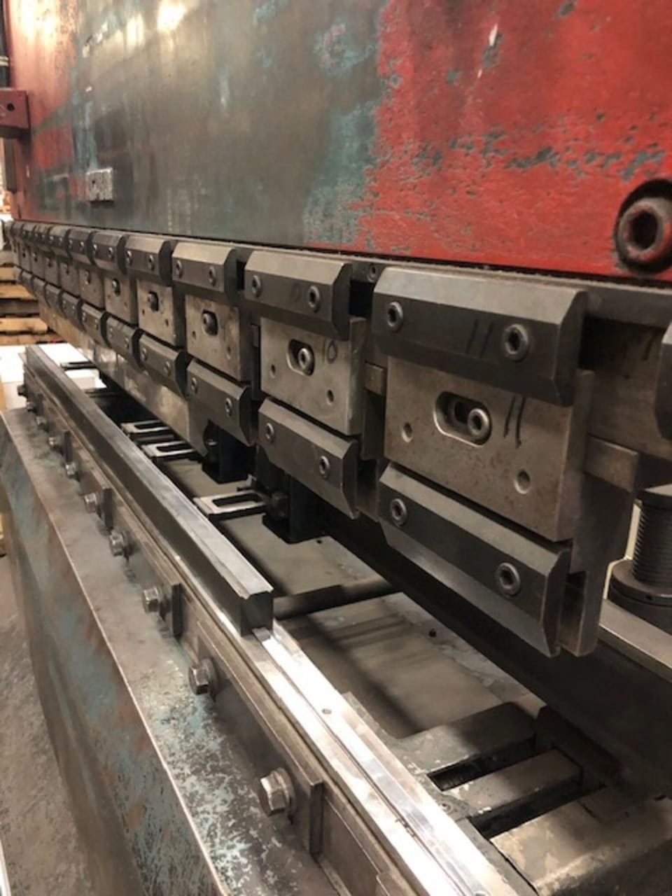 80 Ton x 8' Amada RG-80 CNC Press Brake, 1984 - NC9-EX Control, Tooling Included - Revelation ...