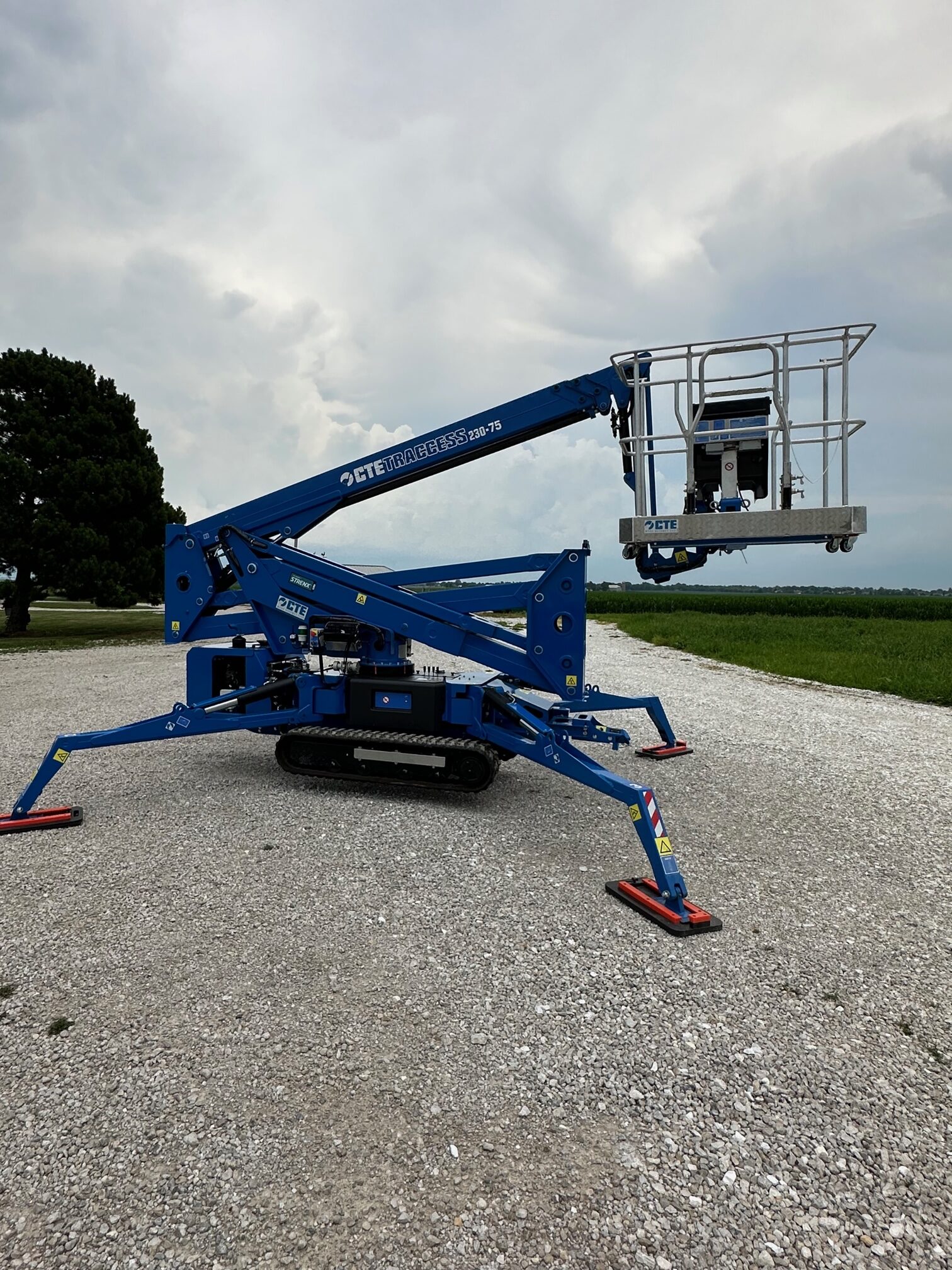 Ultimate Guide: Types of Used Industrial Lifts and Their Benefits | RM Blog