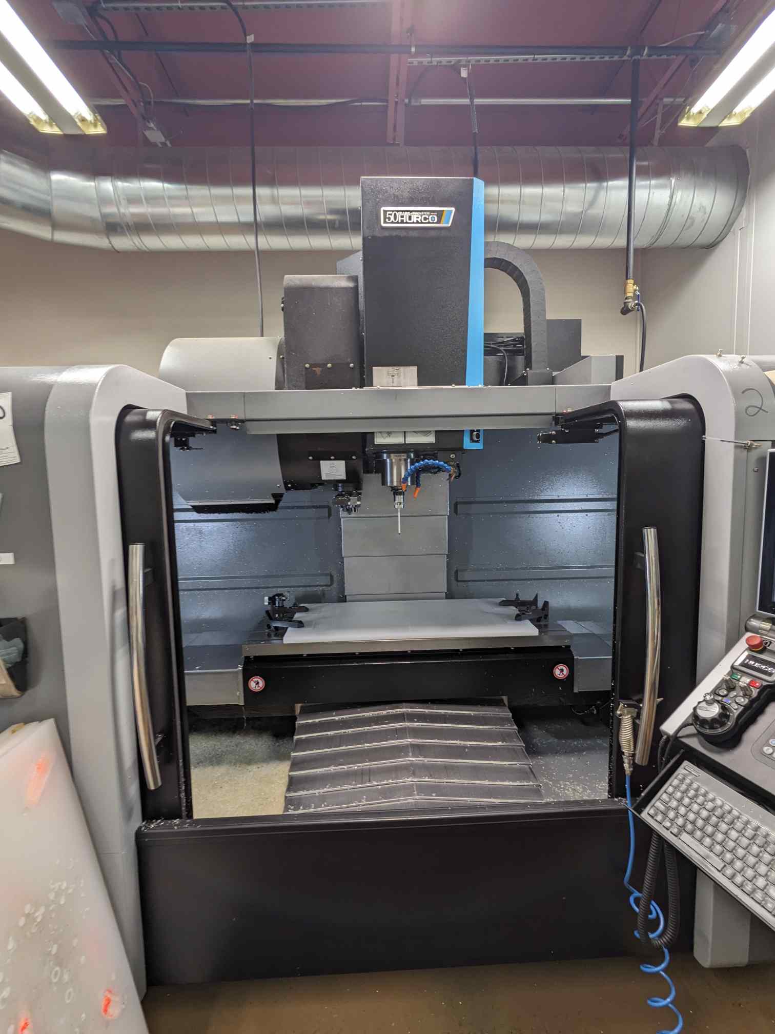 Hurco VM-30i Plus VMC, 2018 - WinMax 5, Probes, Dual Screen, Spindle ...