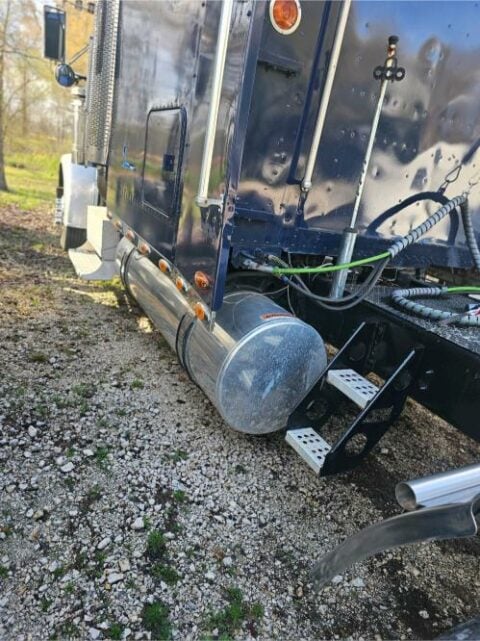 Freightliner DS Convention Classic XL, 2001 - Revelation Machinery