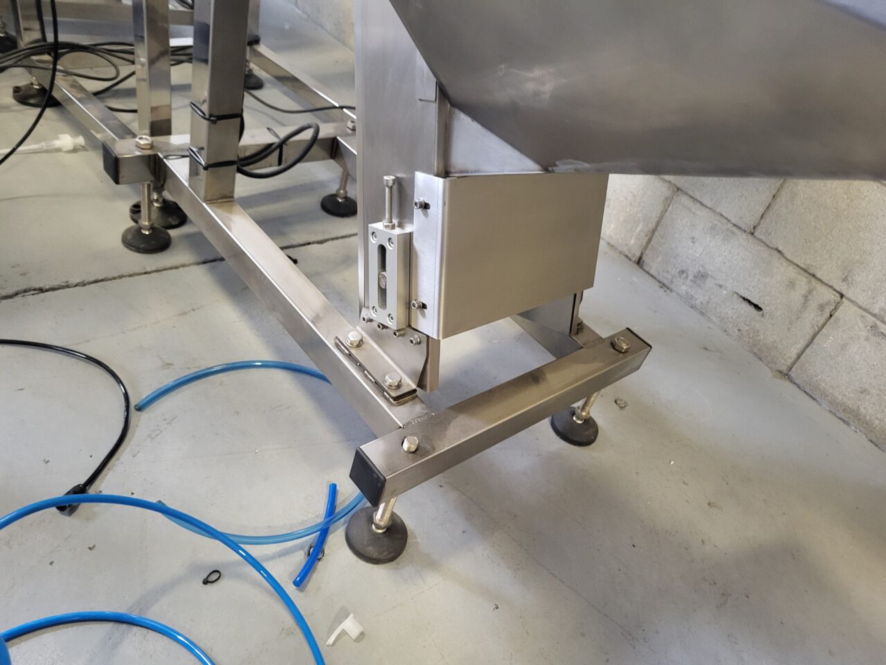 Sinoped Automatic Capping Machine, Capable of Pump Cap/Plunger ...