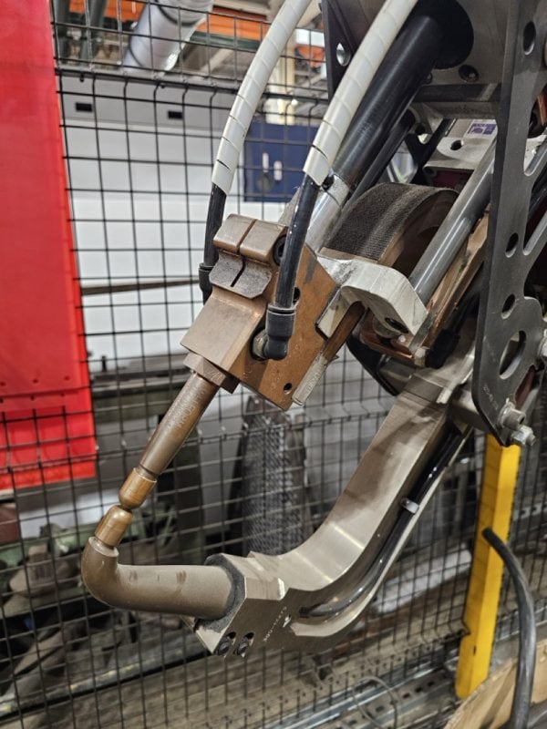 FANUC R-2000iB/210F Robot, 2015 - Milco Spot Weld Gun, Integrated ...