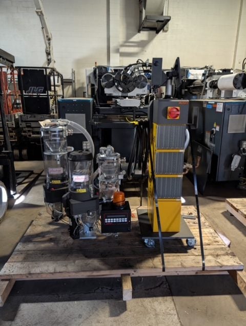 315 Ton Servo Hydraulic Milacron Q Series 3 Injection Molding Machine ...
